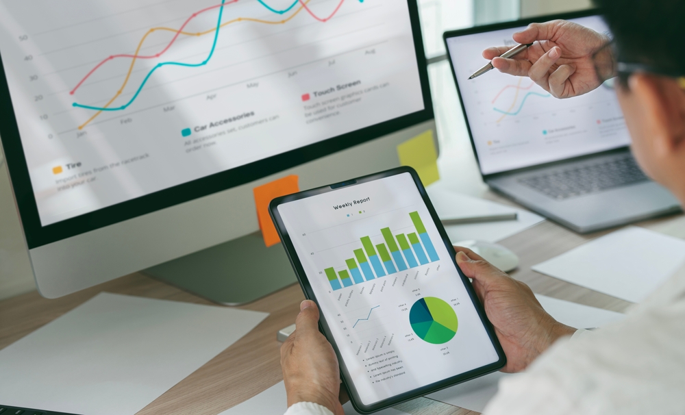 BIとAIの違いとは？DXで業務改革を実現するBI×AI活用の実践ガイド - DXGO-日本企業にDX（デジタルトランスフォーメーション）を！